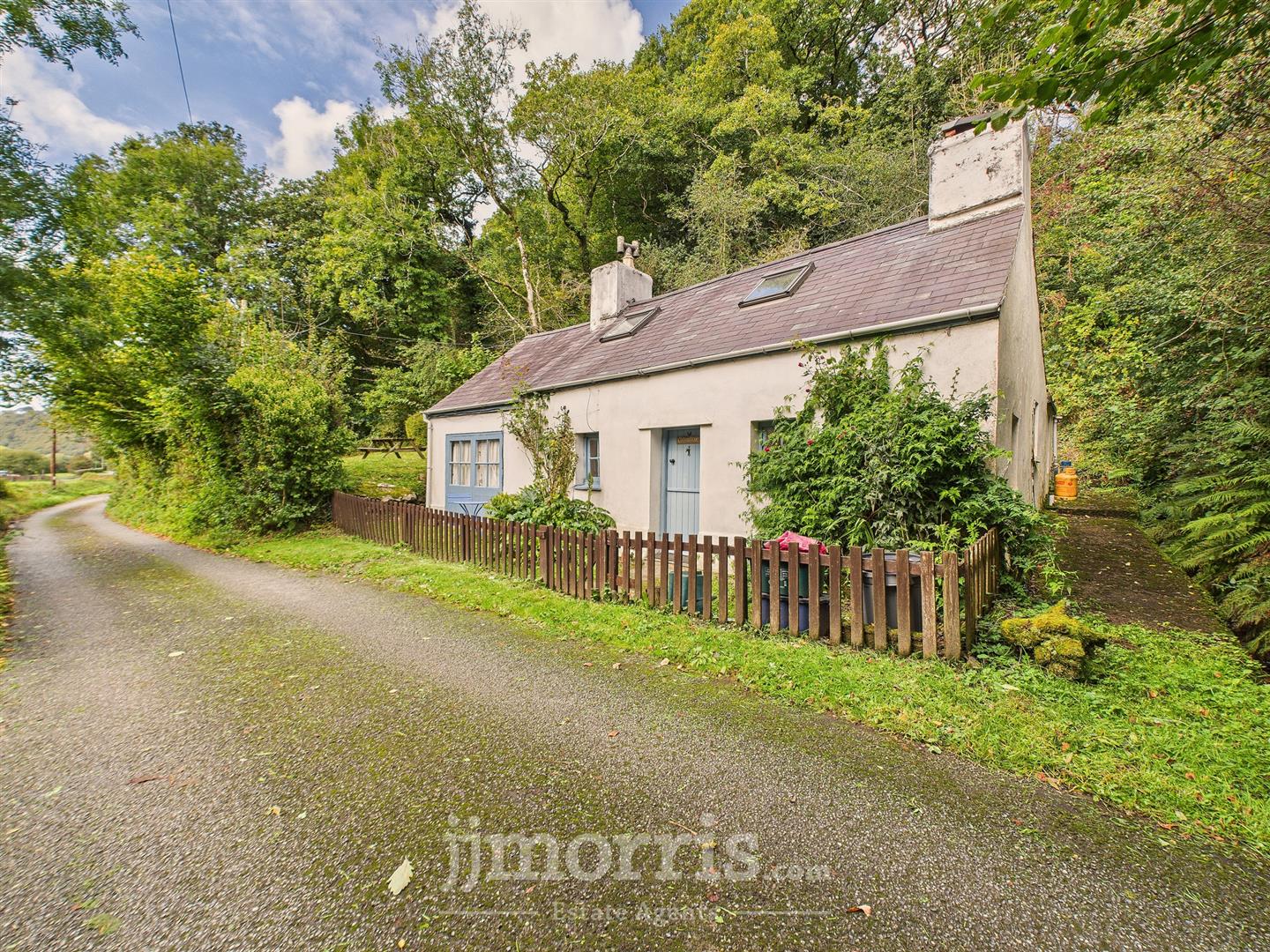 Cwmllan, Pontfaen, Fishguard – JJMorris